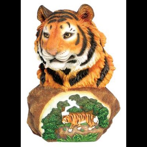 Westland | Accents | Nwt Tiger Scene Figurine 5 2 1475 | Poshmark
